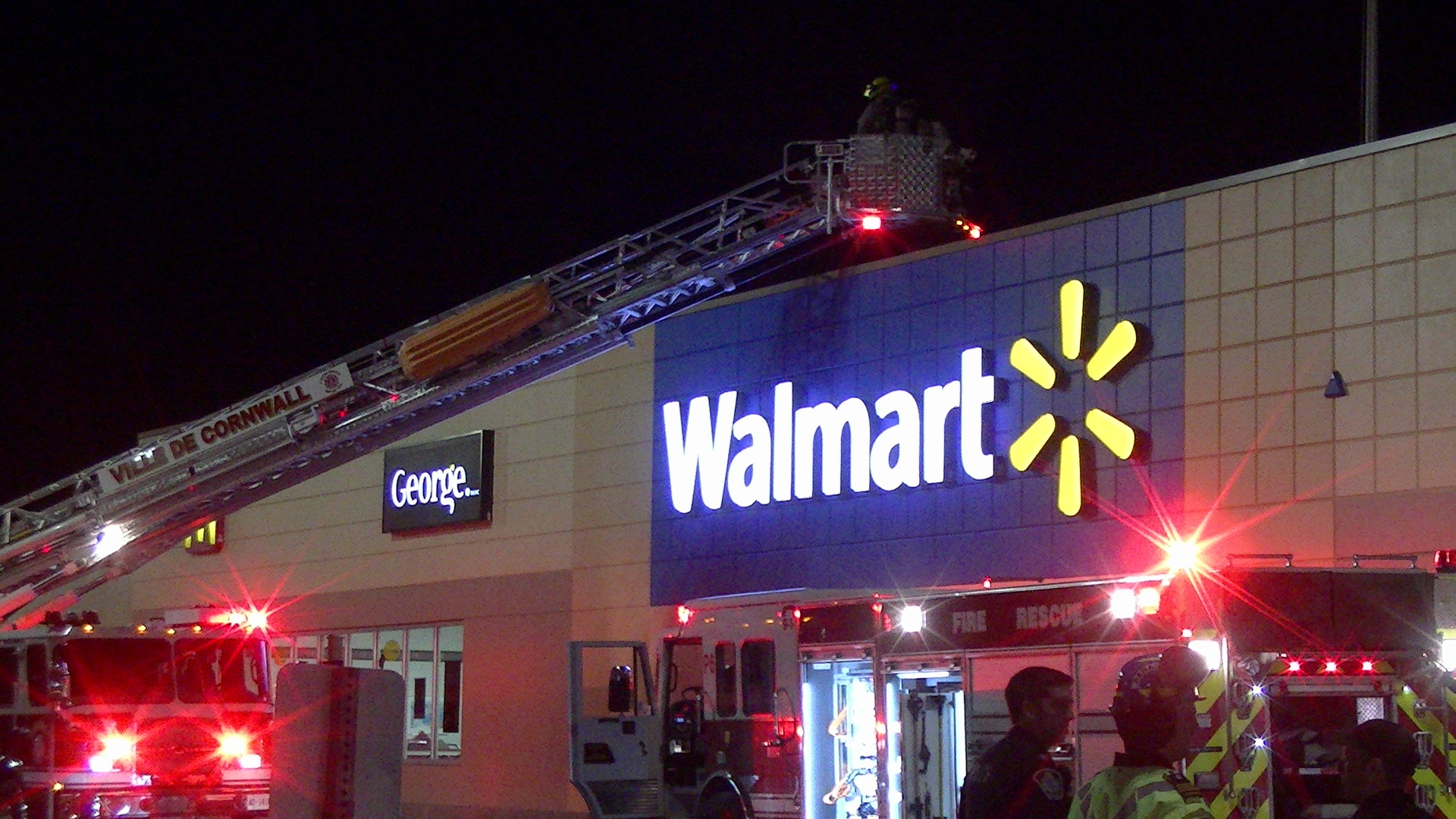 Fire Police & EMS Zoom to Walmart in Cornwall Ontario After Reports of ...